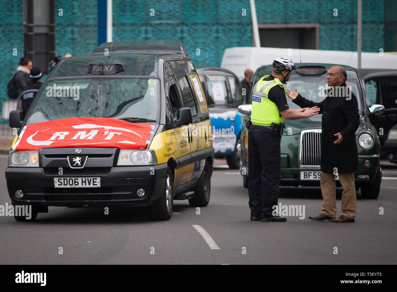 Go slow protest on holloway circus roundabout hi-res stock photography ...