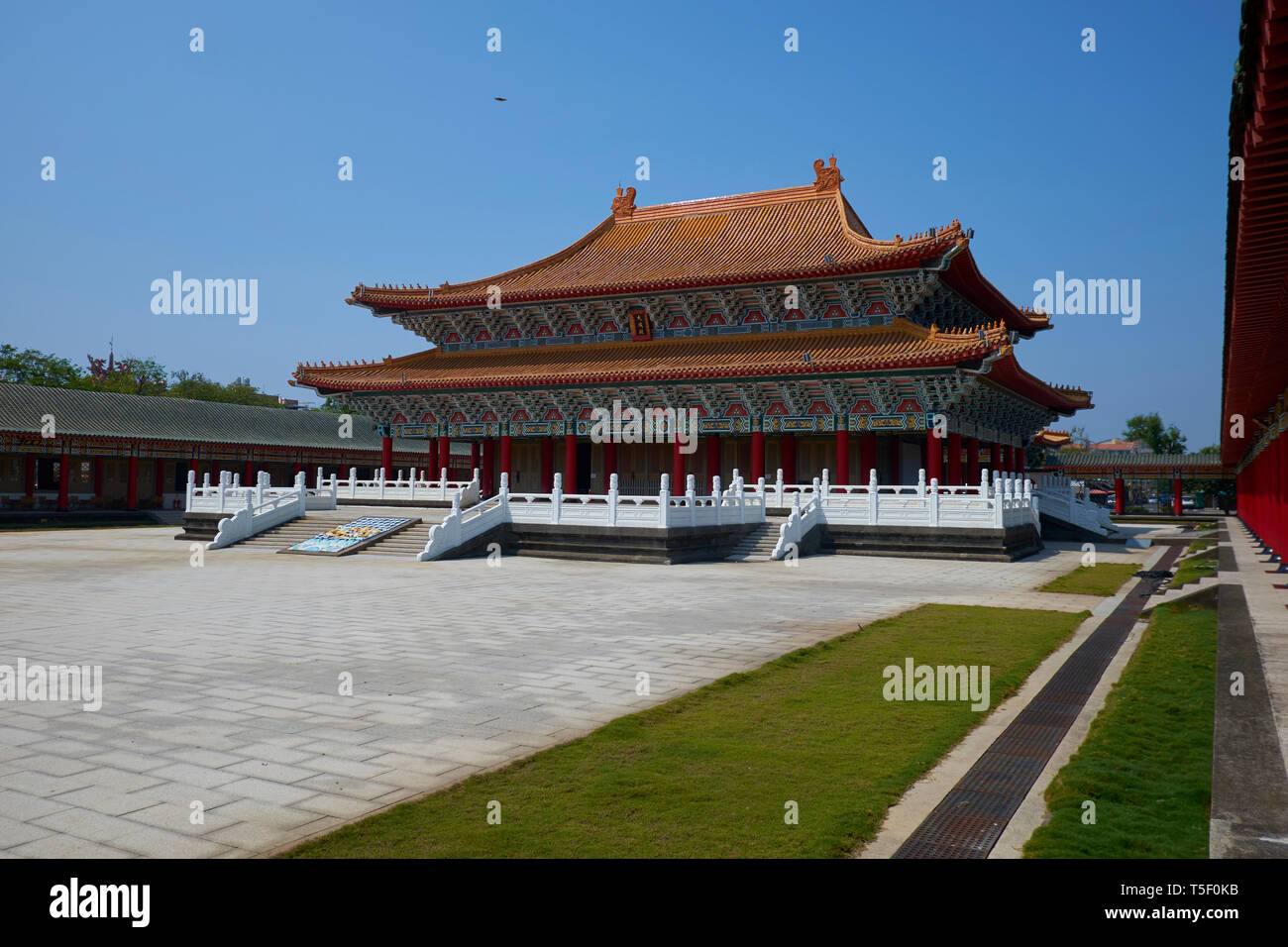Exterior layout of courtyard hi-res stock photography and images - Alamy