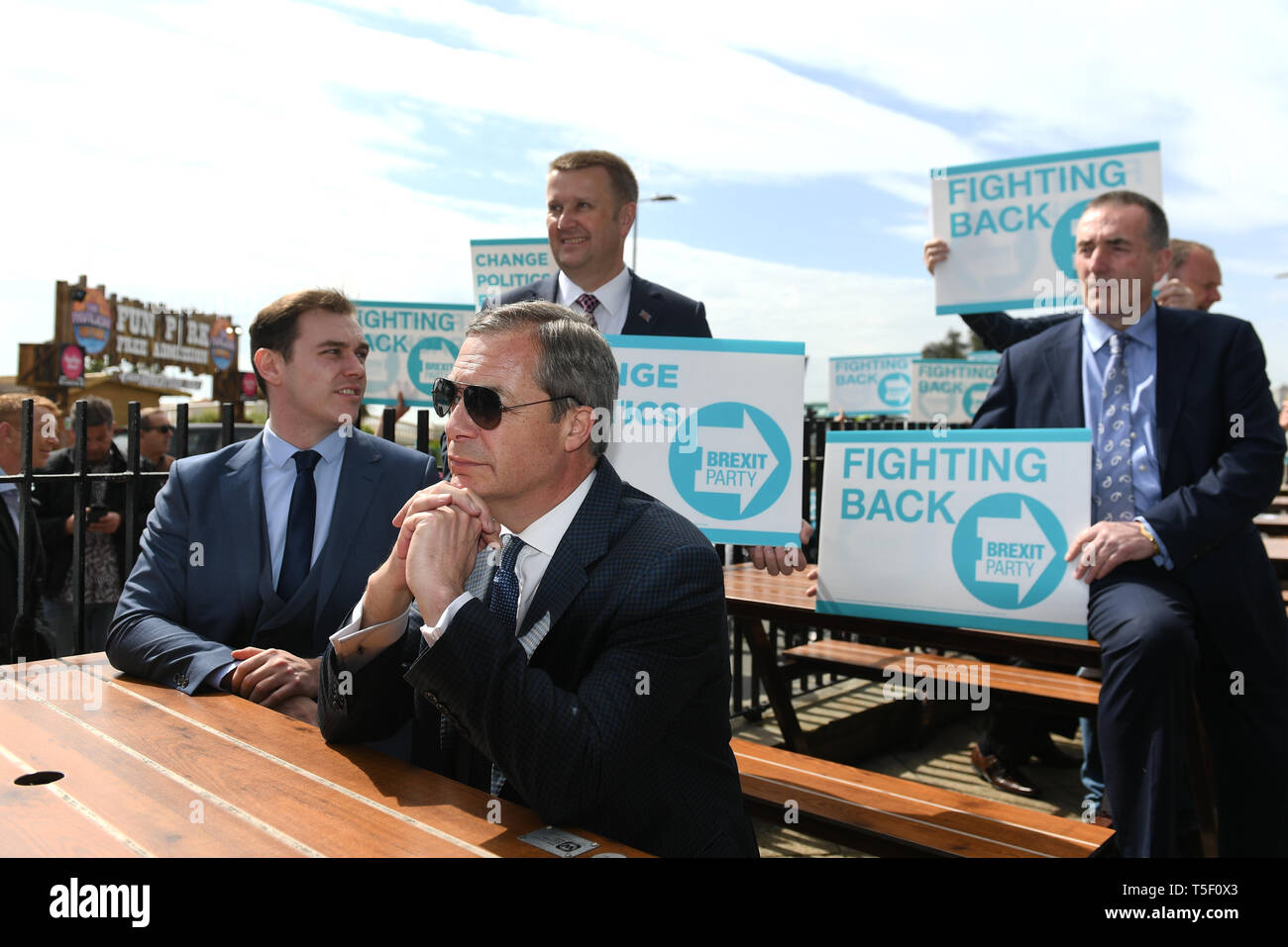 Starfish public house hi-res stock photography and images - Alamy