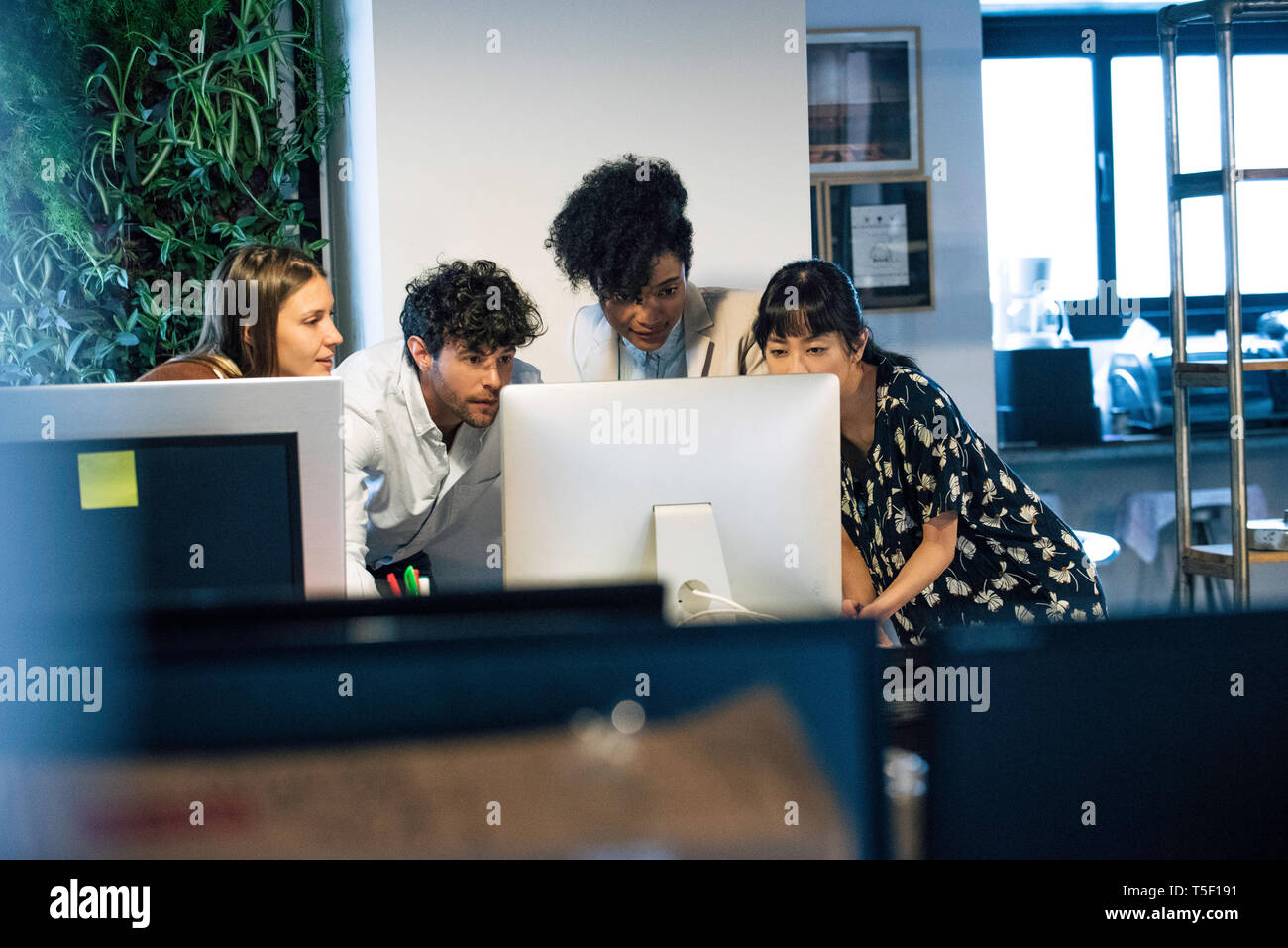 Businesswoman working on desktop pc hi-res stock photography and images ...