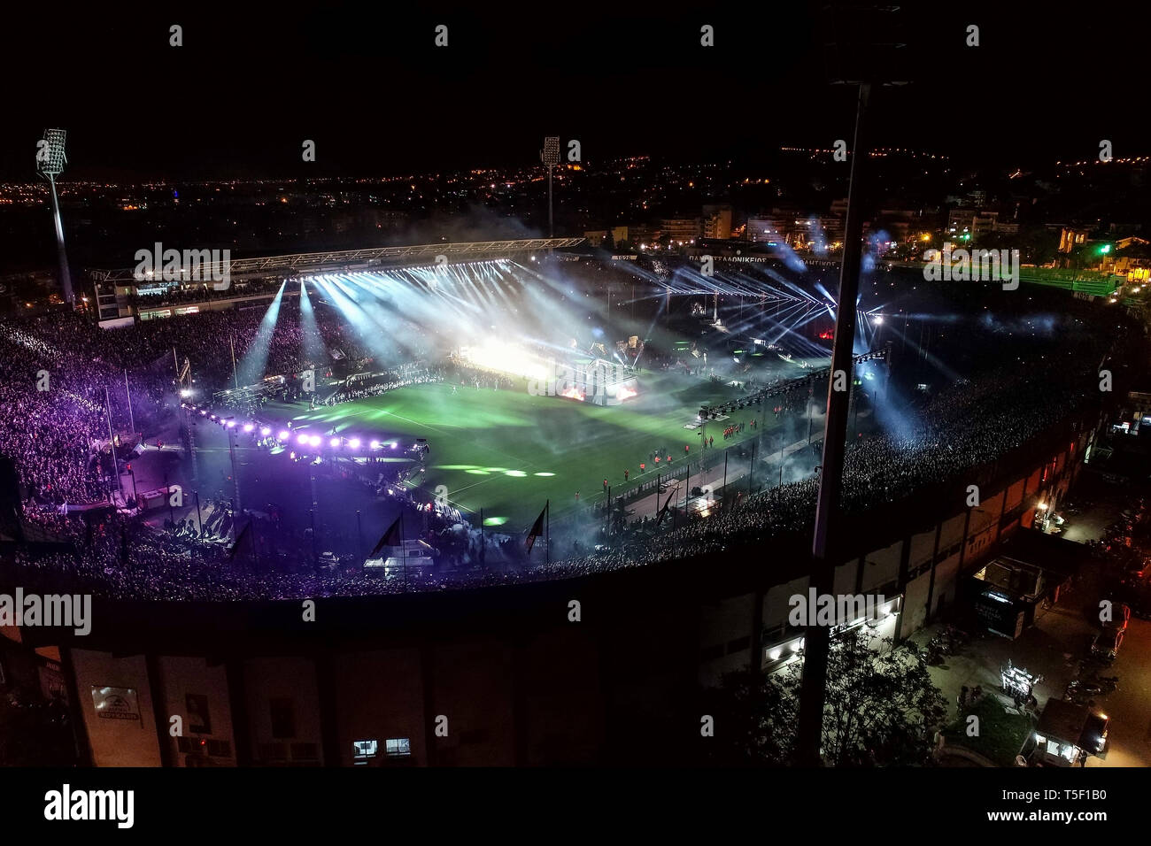 Laser arena hi-res stock photography and images - Alamy