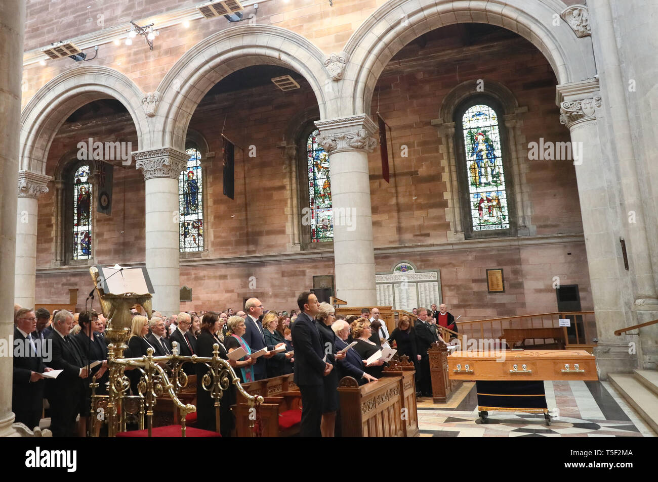 Congregation during funeral service hi-res stock photography and images ...