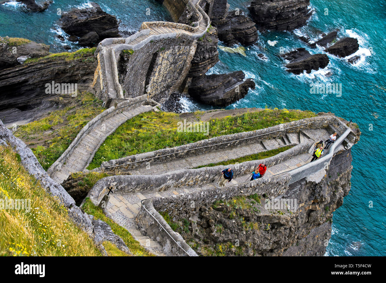 Zigzag path hi-res stock photography and images - Alamy