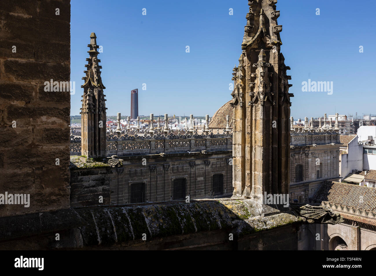 Seville spain giralda bridge hi-res stock photography and images - Alamy