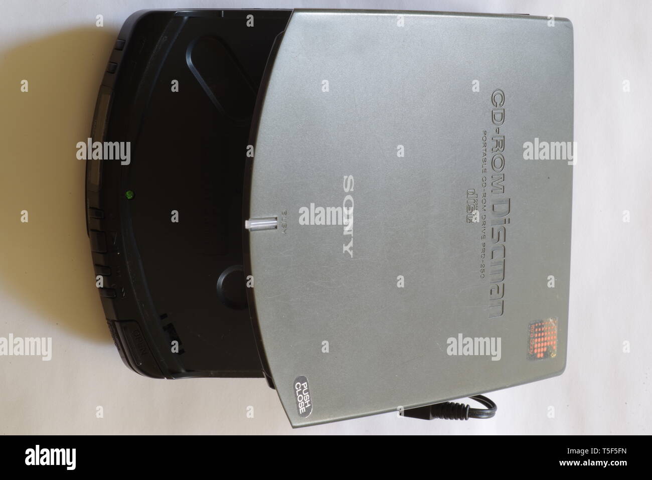 Sony PRD-250 CD-ROM DISCMAN and BATTERY CASE EBP-RD1 Stock Photo - Alamy