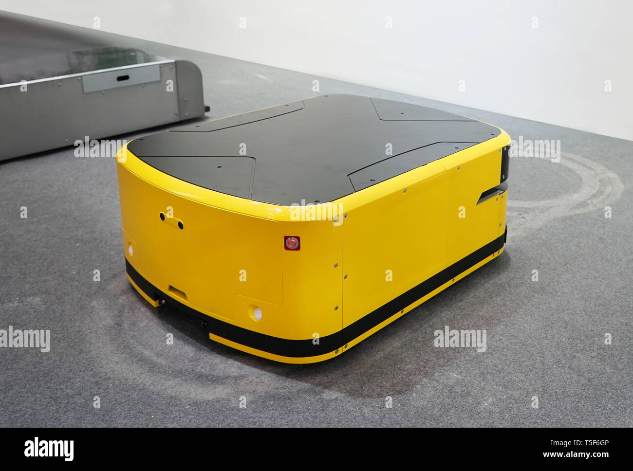 warehouse robot car assembly in factory Stock Photo - Alamy