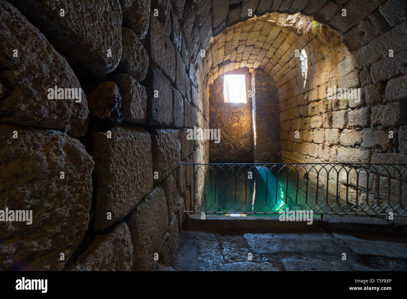 Stone water cistern hi-res stock photography and images - Alamy