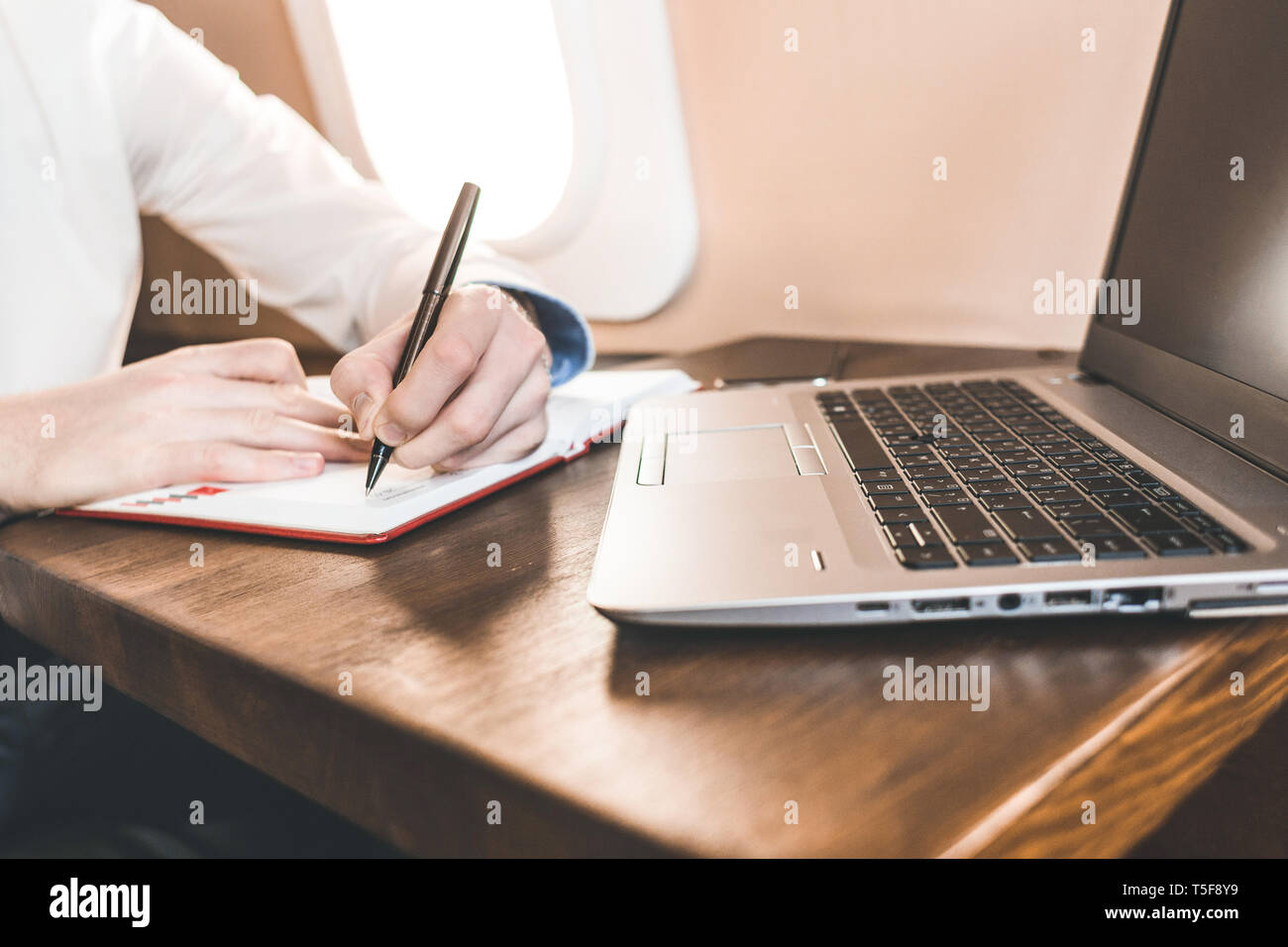 Airplane writing hi-res stock photography and images - Alamy