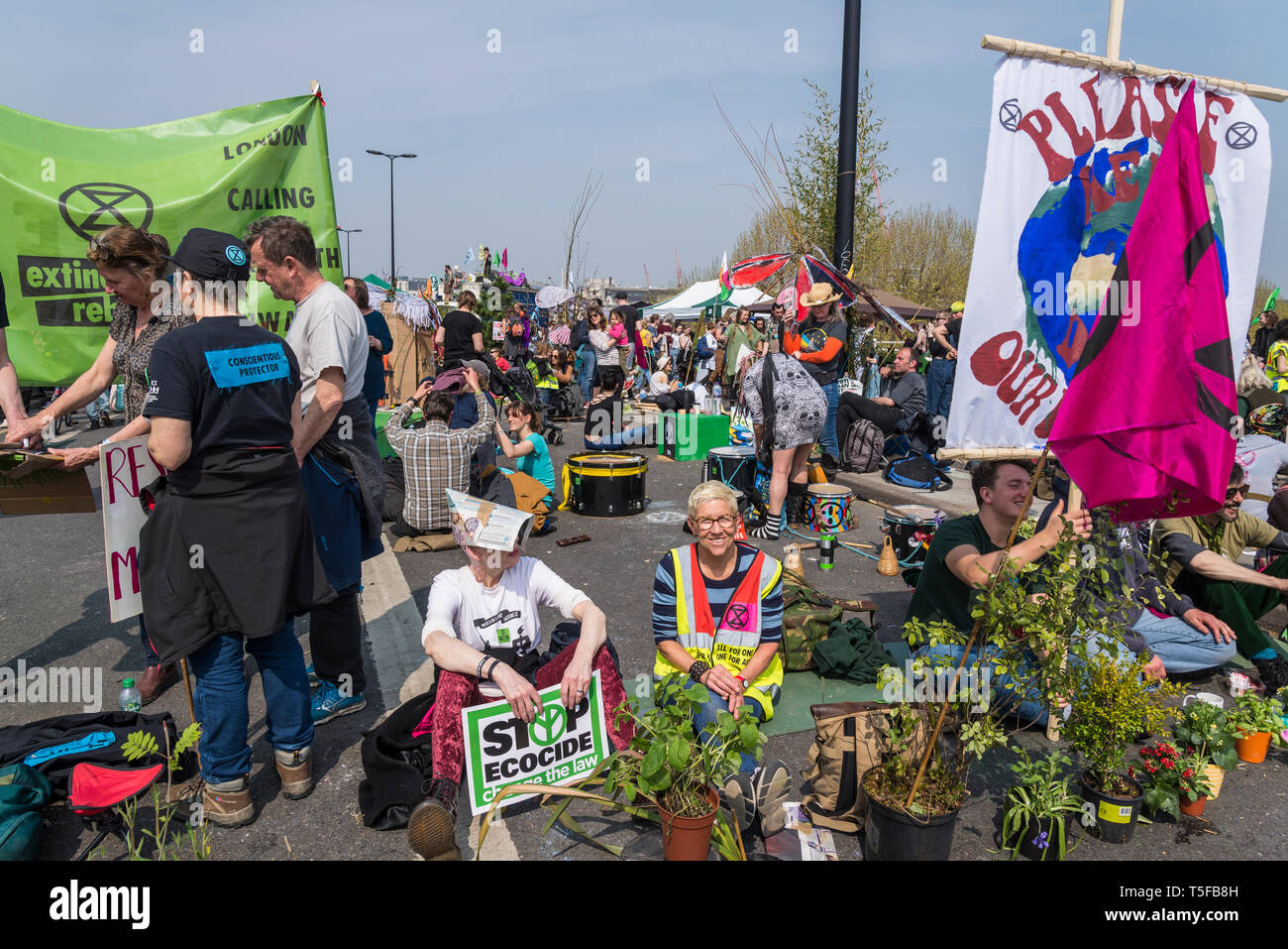 Extinction Rebellion protest on Waterloo Bridge, London, UK Stock Photo ...