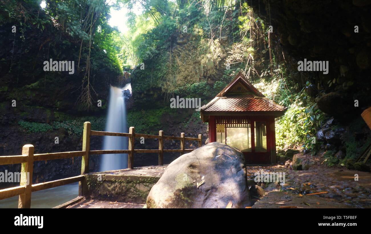 waterfall shot with slow shutters Stock Photo - Alamy