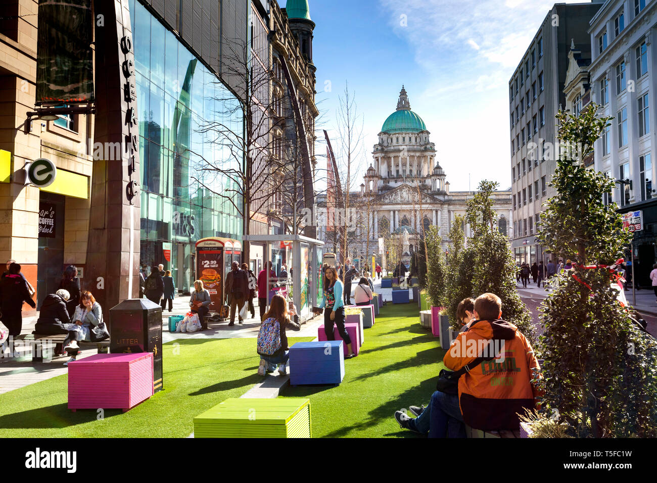 Shops city hall belfast hi-res stock photography and images - Alamy