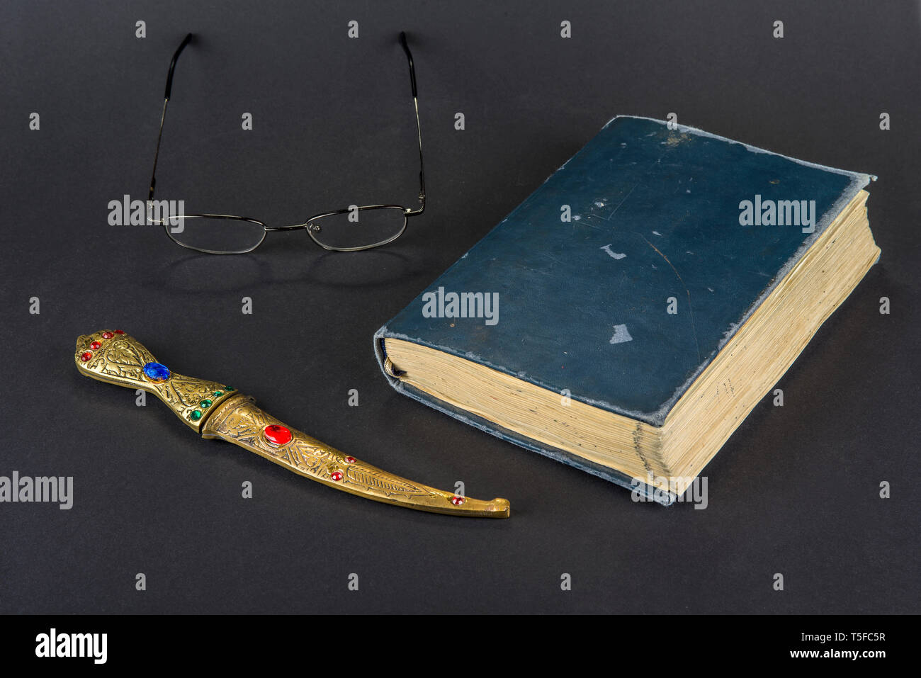 Turkish book cover hi-res stock photography and images - Alamy