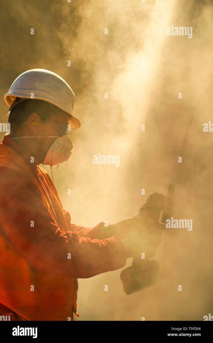Worker sanding hi-res stock photography and images - Alamy