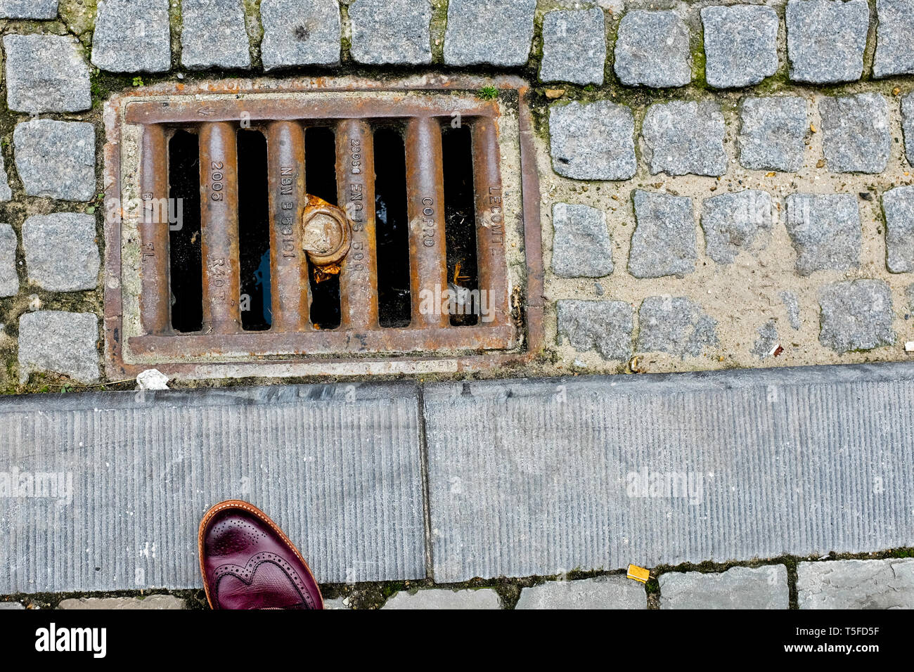 Medieval drain cover hi-res stock photography and images - Alamy