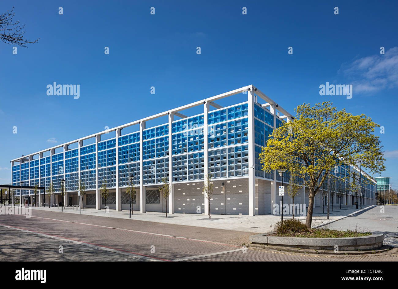 Milton Keynes multi-storey ‘smart tech’ car park designed by Leslie ...
