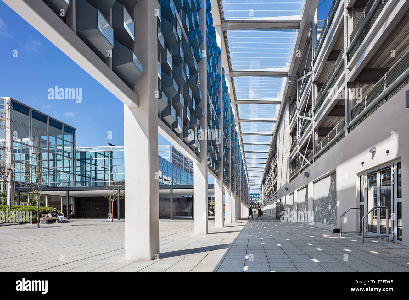 Milton Keynes multi-storey ‘smart tech’ car park designed by Leslie ...