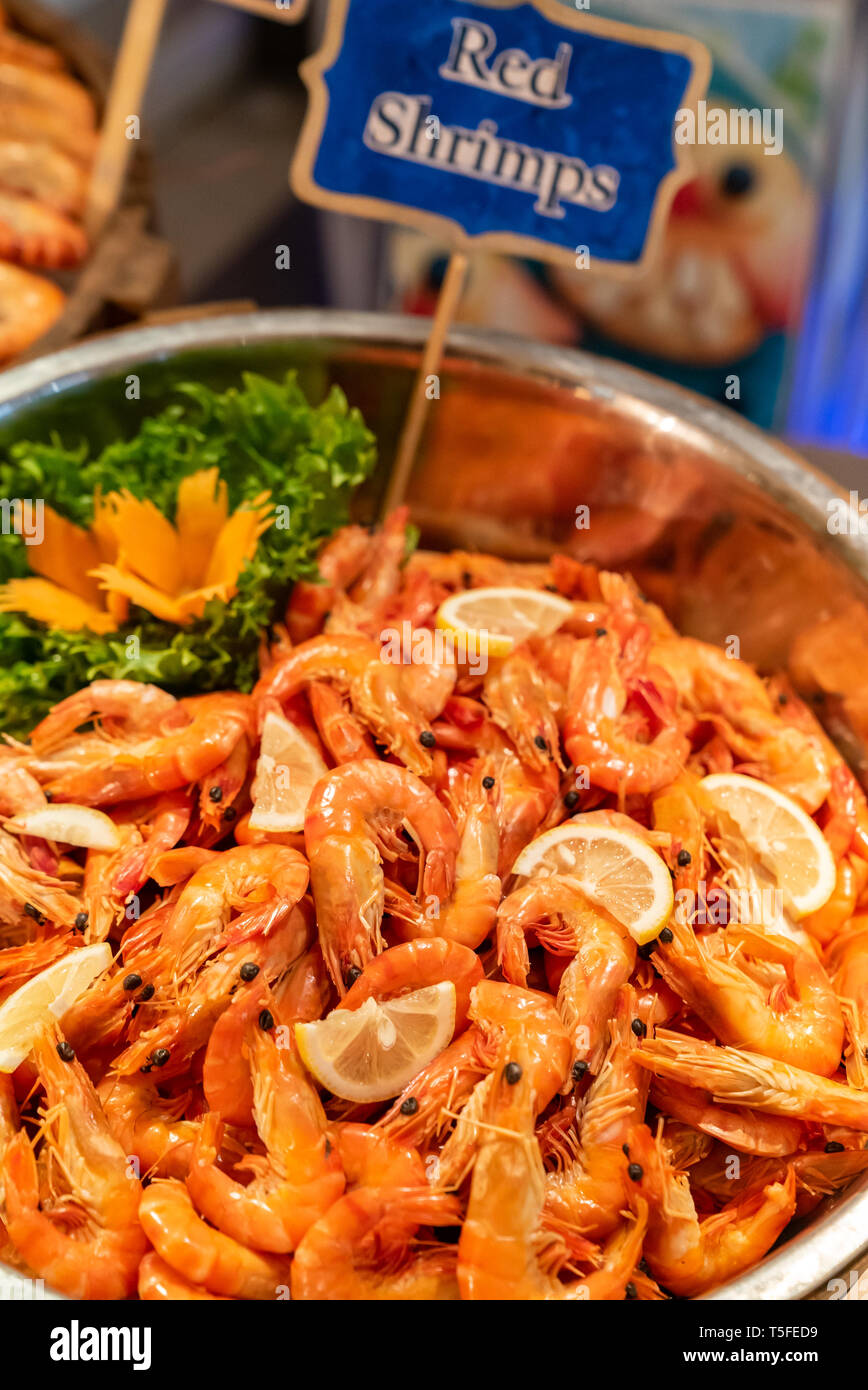 Seafood buffet display hi-res stock photography and images - Alamy