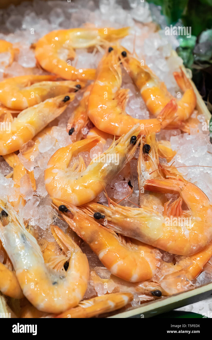 Seafood buffet display hi-res stock photography and images - Alamy