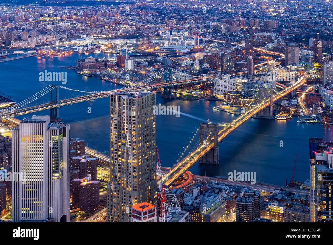 Aerial view of brooklyn bridge hi-res stock photography and images - Alamy