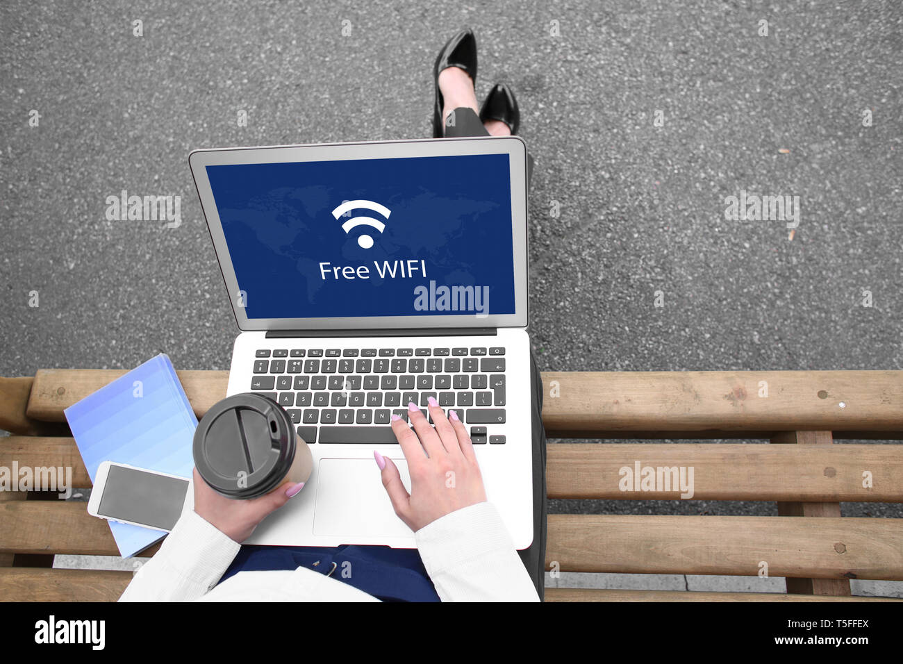 Wifi symbol outdoors hi-res stock photography and images - Alamy