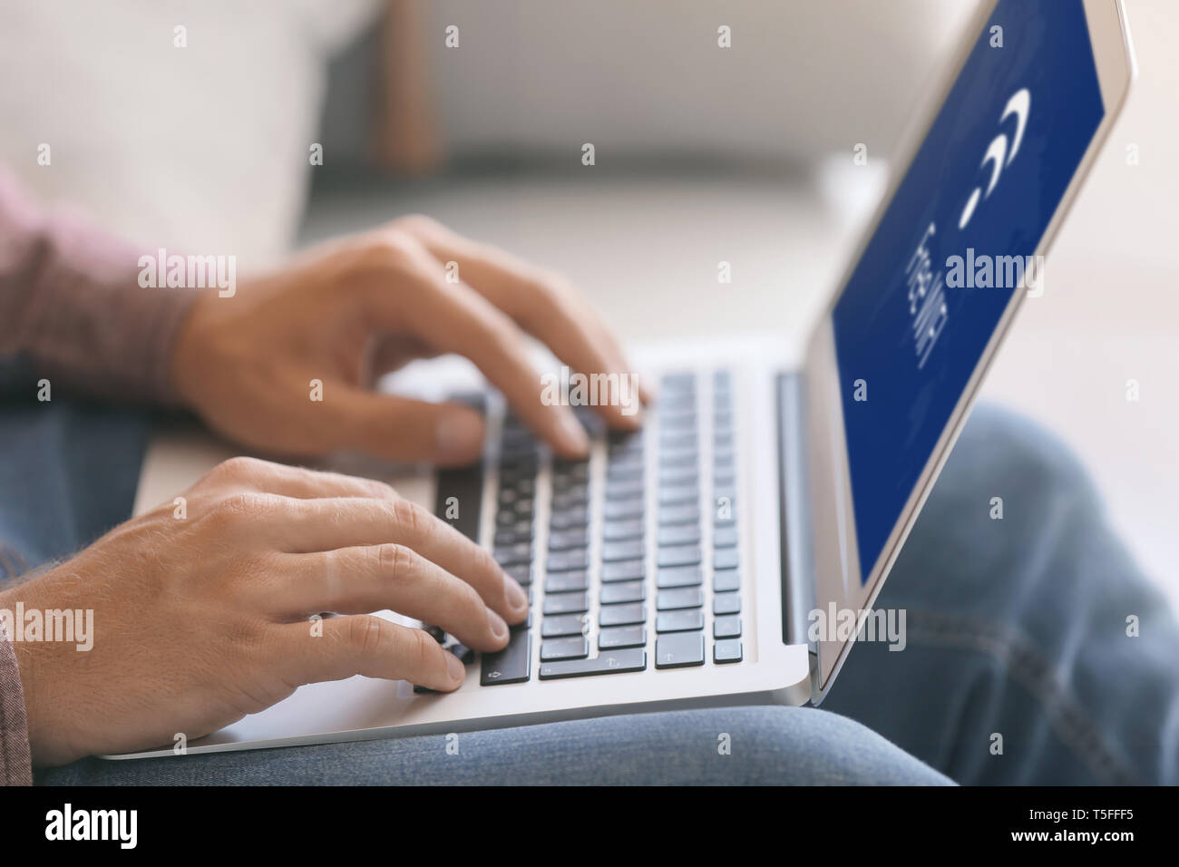 Using free wi fi hi-res stock photography and images - Alamy