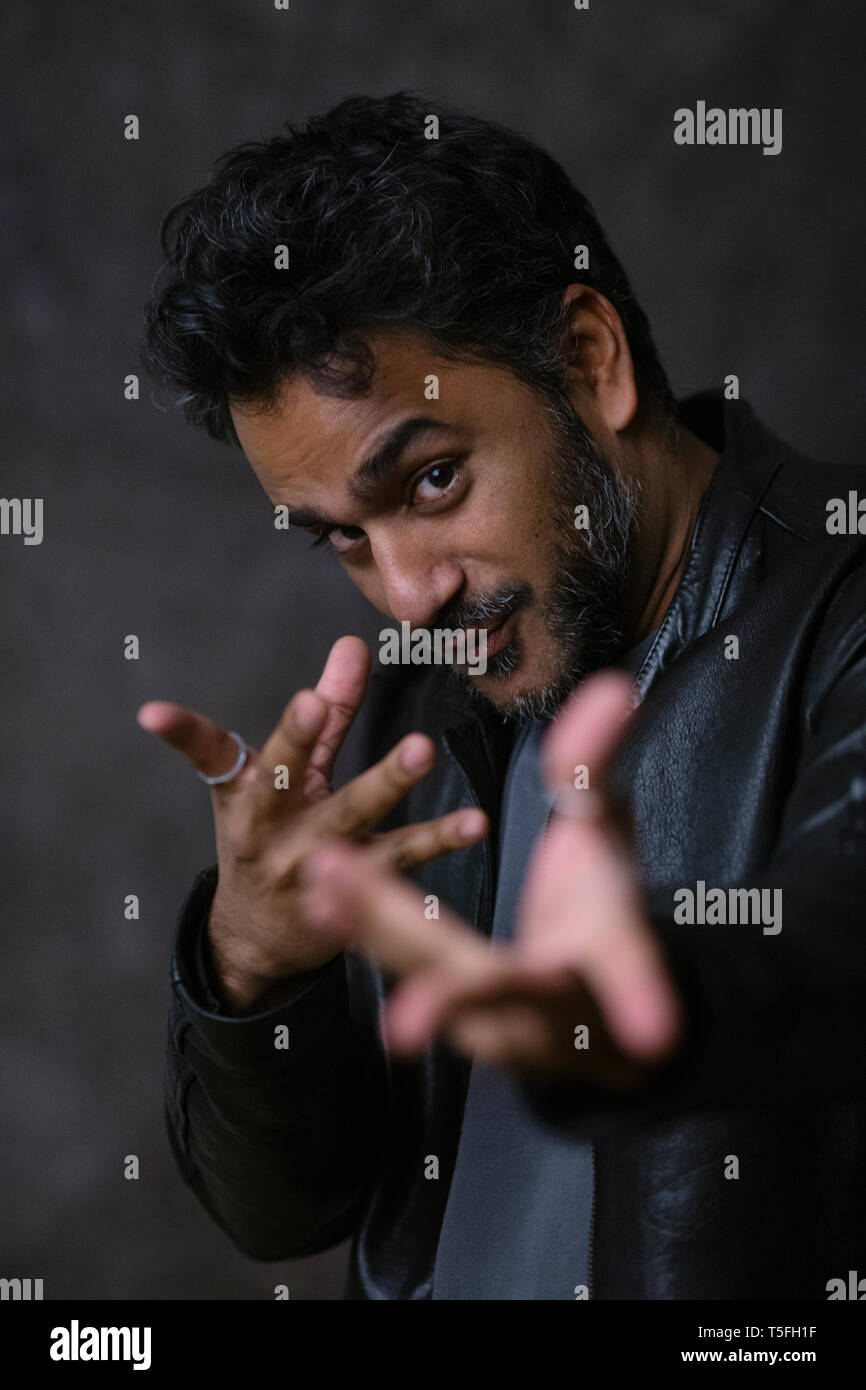 Indian magician hi-res stock photography and images - Alamy