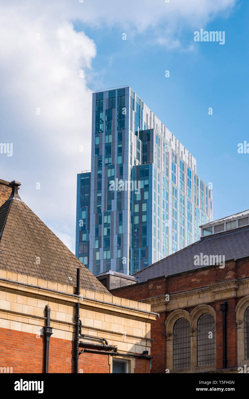 Office building showing lines and patterns Stock Photo - Alamy