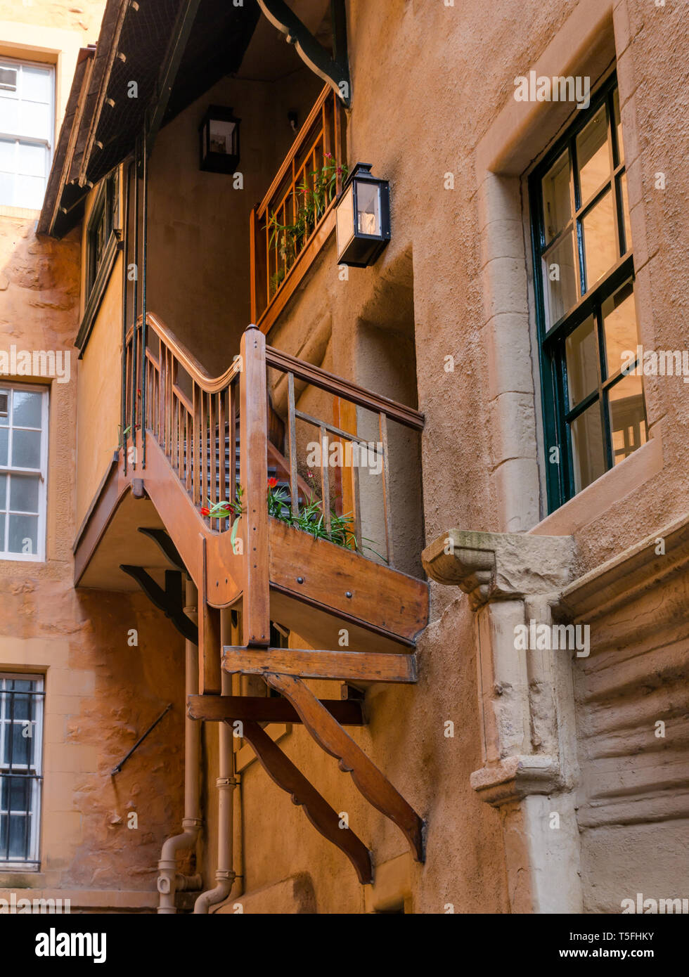 16th century Riddle's Court, Lawnmarket, Royal Mile, Edinburgh ...