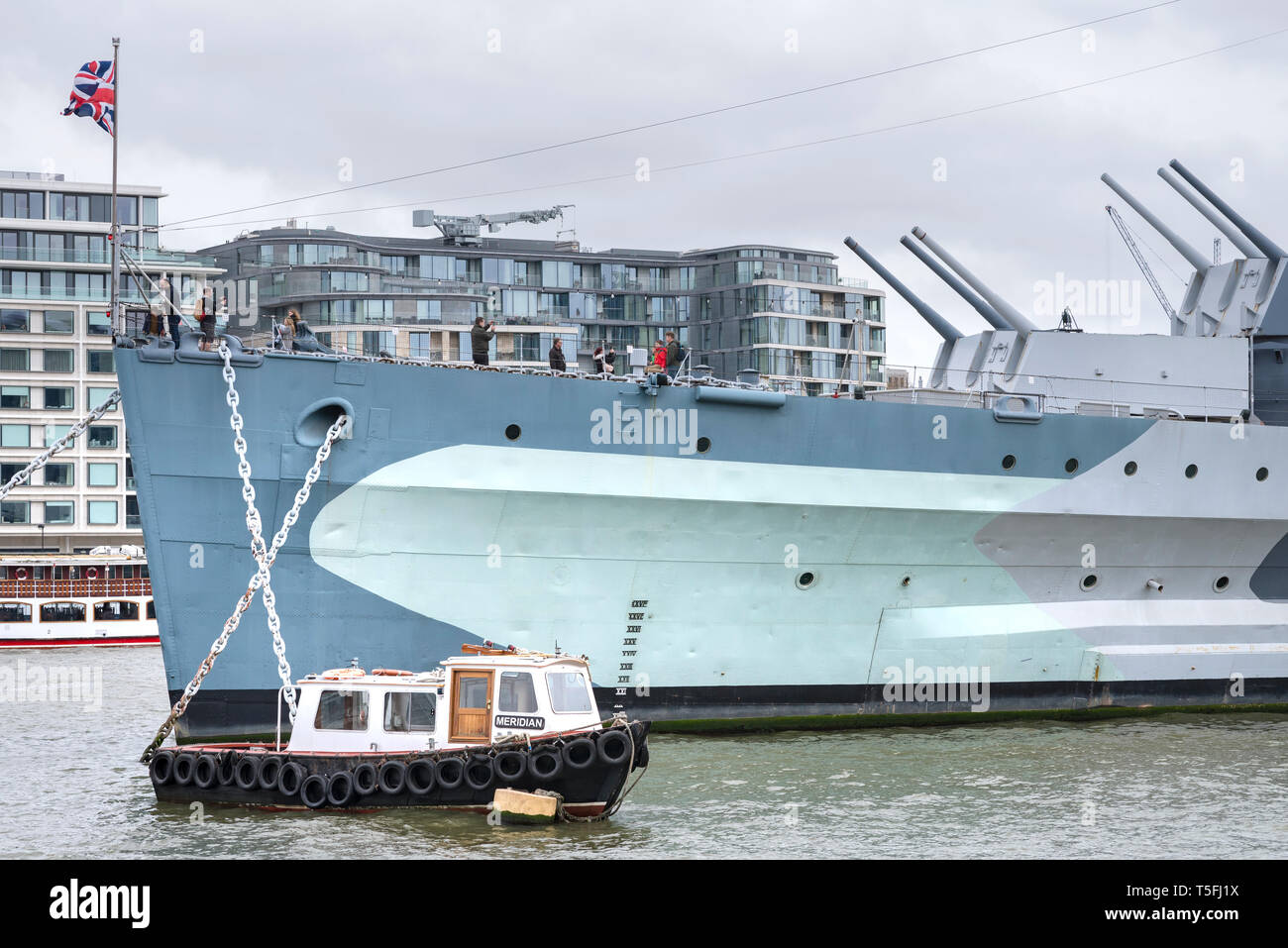 Navy ship chains hi-res stock photography and images - Alamy