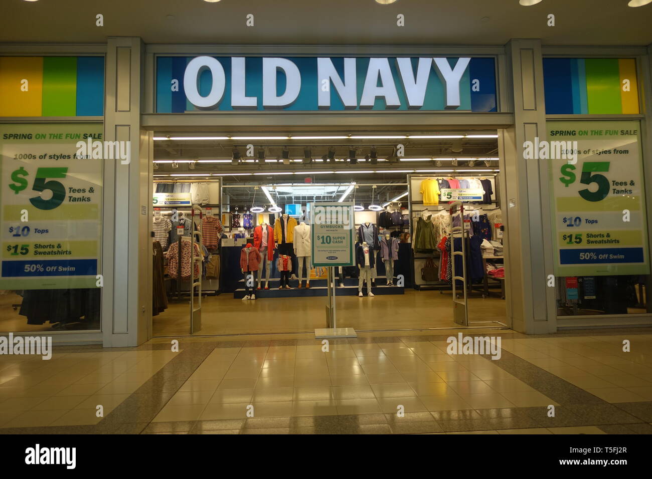 Old Navy Store Logo High Resolution Stock Photography and Images - Alamy