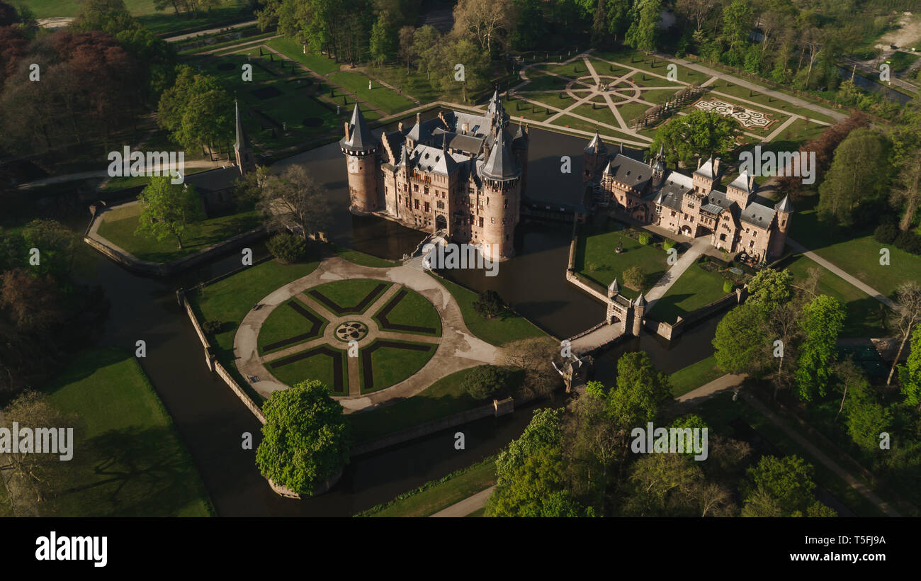 De Haar Castle in Dutch Kasteel de Haar is located in Utrecht ...