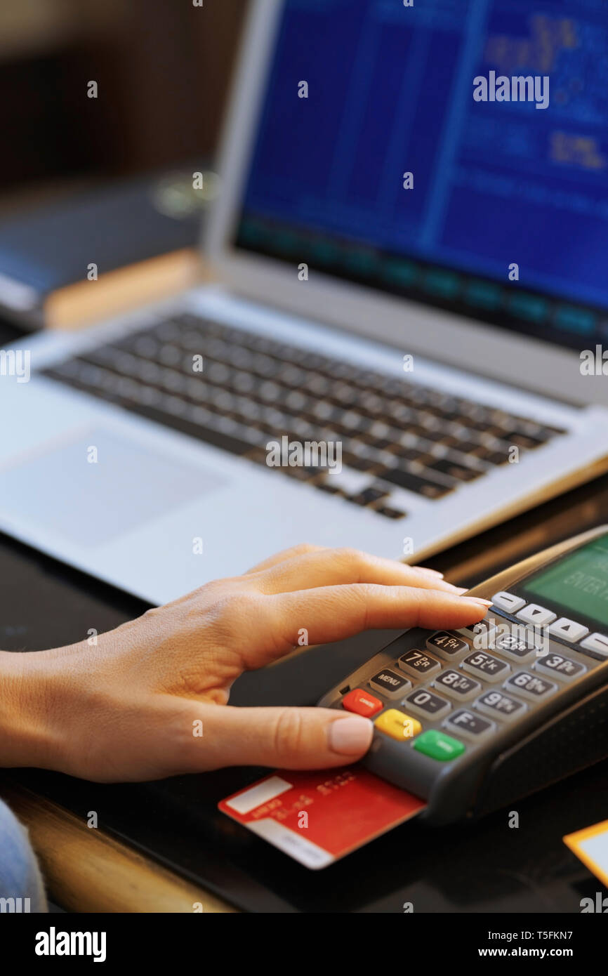 Using banking hi-res stock photography and images - Alamy