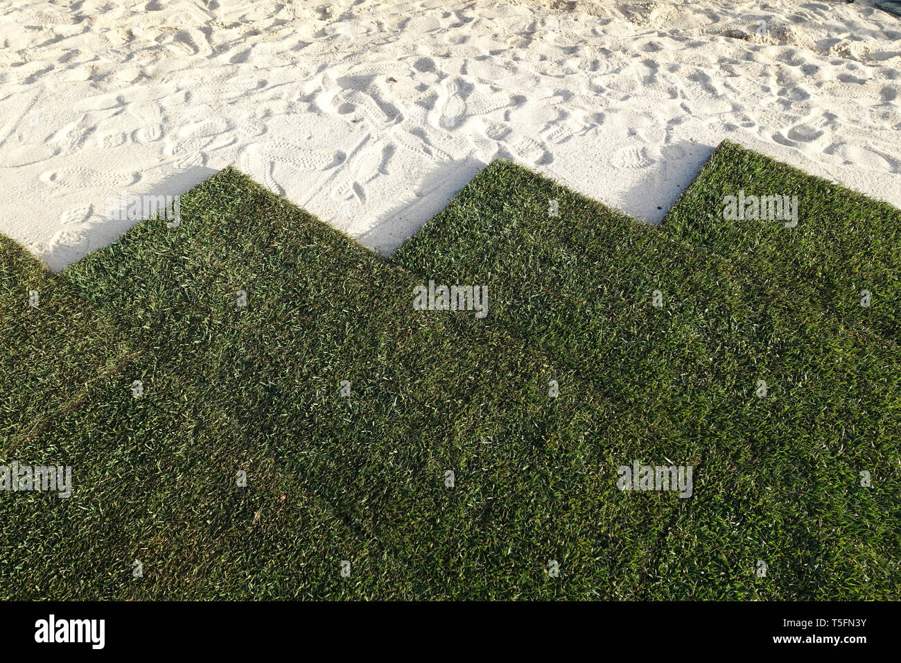 Turf installation hi-res stock photography and images - Alamy