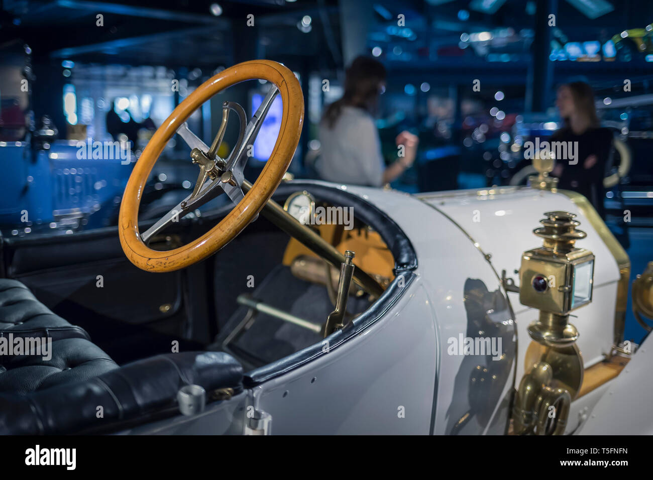 Luxury dashboard clock hi-res stock photography and images - Alamy