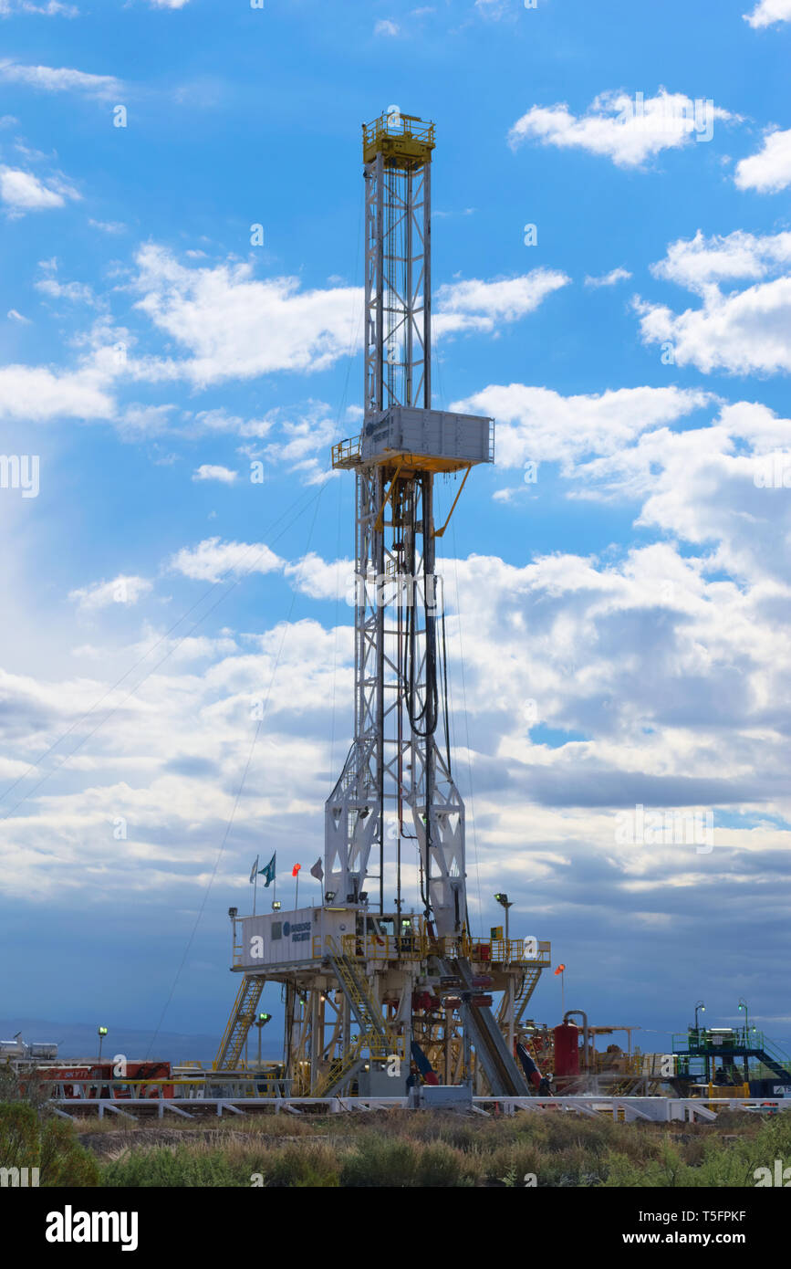 Extraction Of Petroleum Stock Photos & Extraction Of Petroleum Stock ...