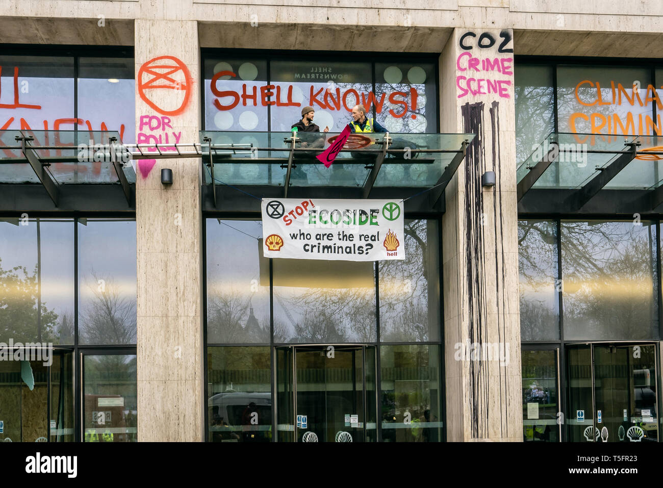 Shell headquarters hi-res stock photography and images - Alamy