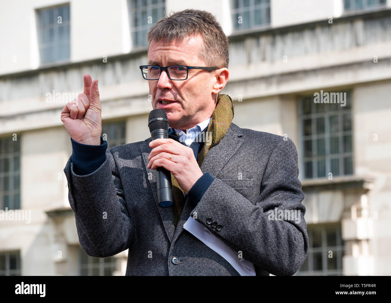 Nicky campbell hi-res stock photography and images - Alamy
