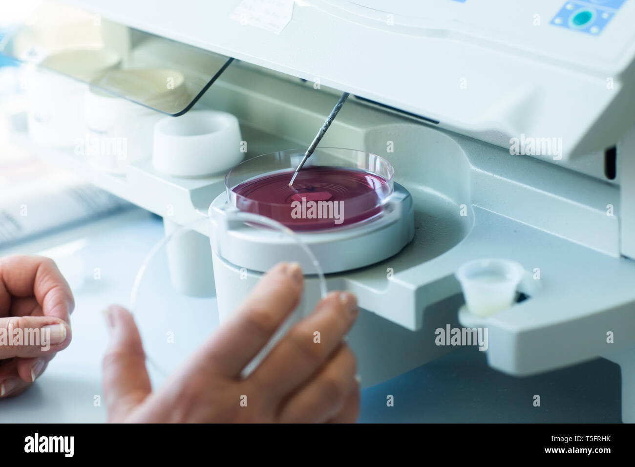 Machine lab hi-res stock photography and images - Alamy