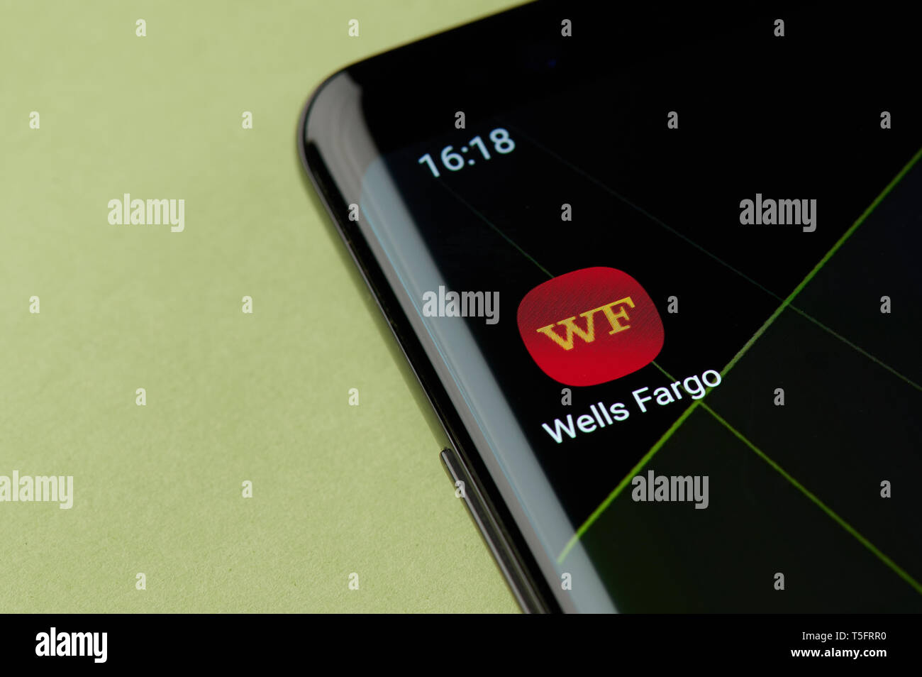 Bank icon hi-res stock photography and images - Alamy