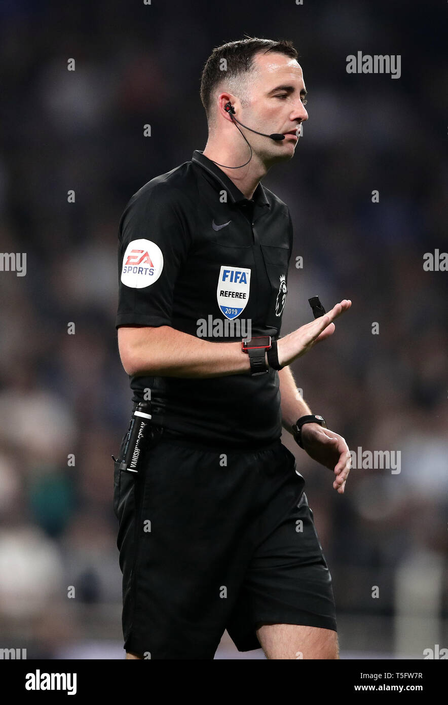 Football chris kavanagh hi-res stock photography and images - Alamy