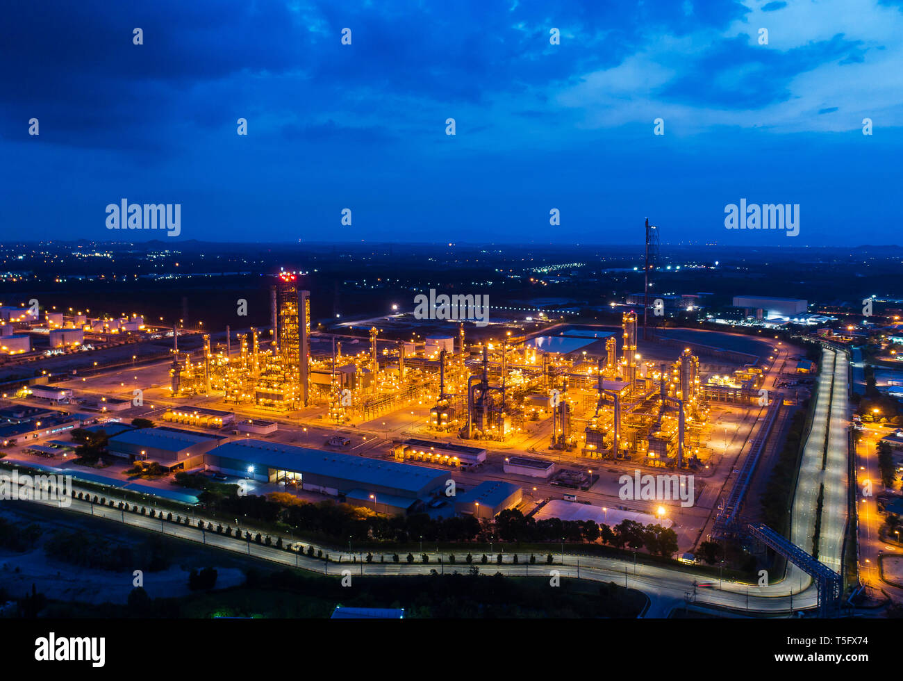 Oil terminal at night hi-res stock photography and images - Alamy