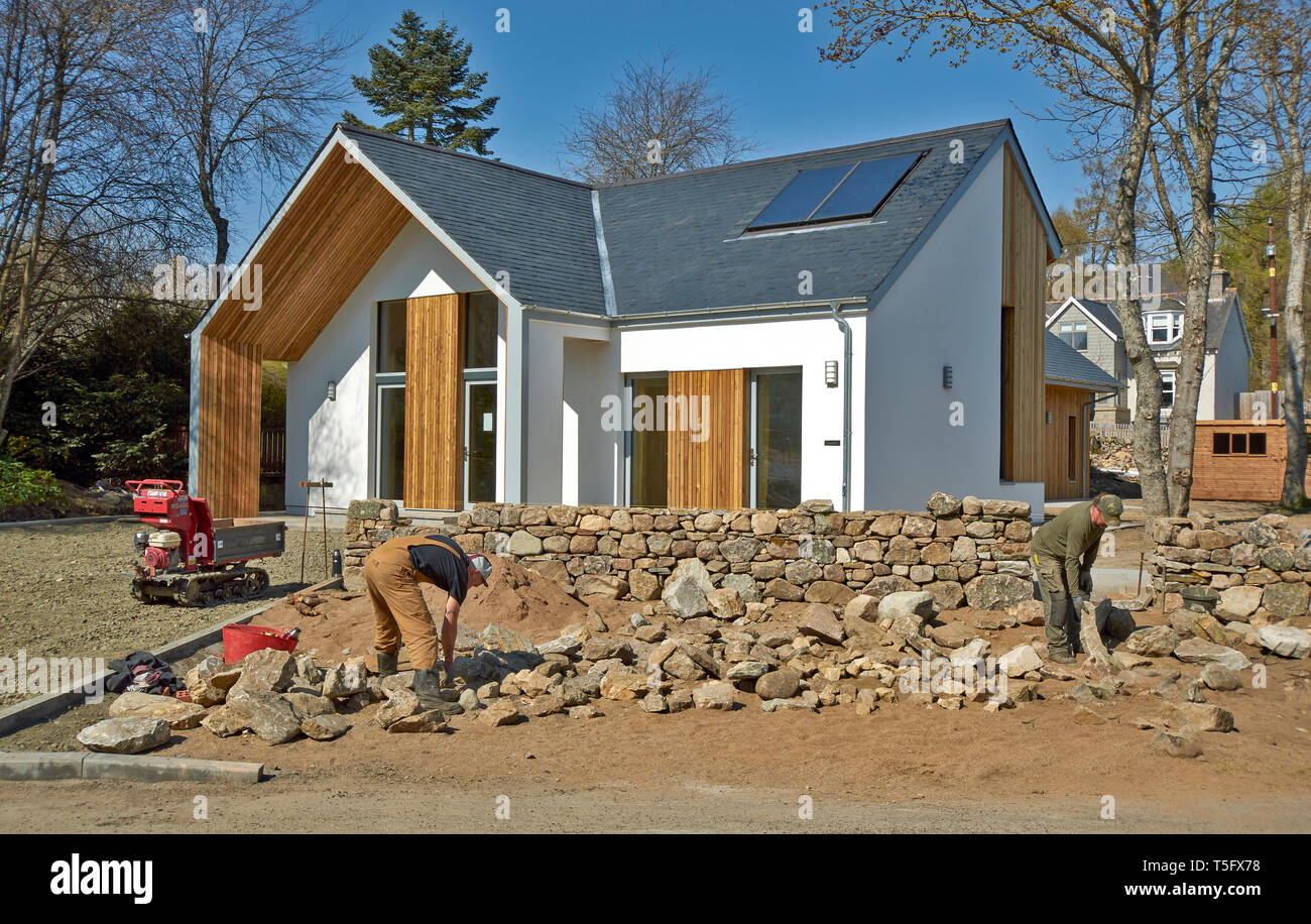 BRAEMAR ABERDEENSHIRE SCOTLAND THE FIRST PASSIVE HOUSE BUILT IN BRAEMAR ...