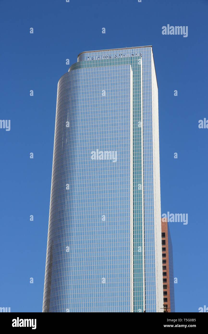 LOS ANGELES, USA - APRIL 5, 2014: Two California Plaza skyscraper in ...