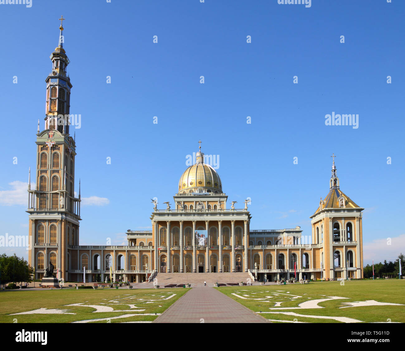 Poland - famous basilica in Lichen. As of 2011, it is 6th largest ...