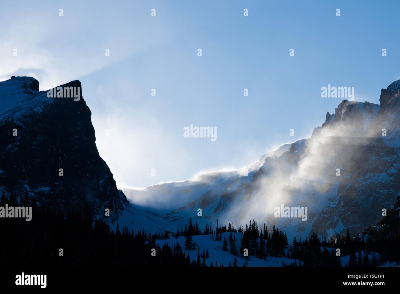 Backlit mountain hi-res stock photography and images - Alamy