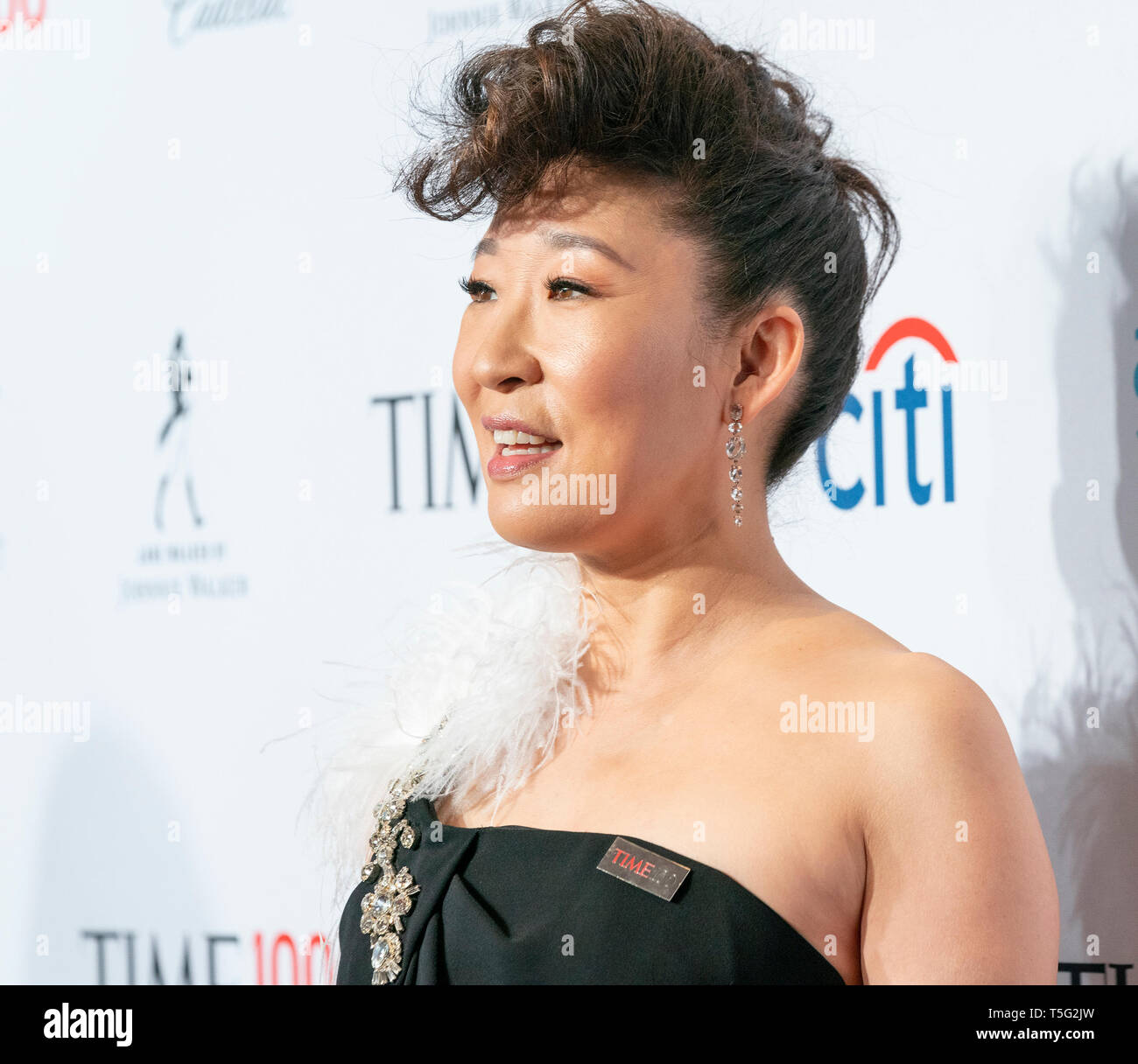 Sandra oh new york hi-res stock photography and images - Alamy