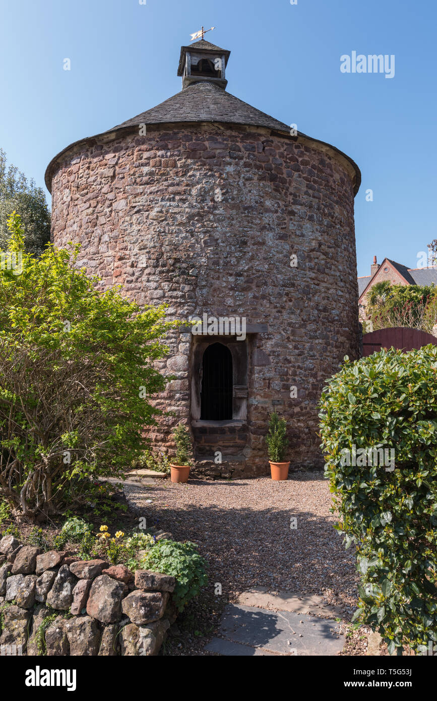 Circular stone dovecote hi-res stock photography and images - Alamy
