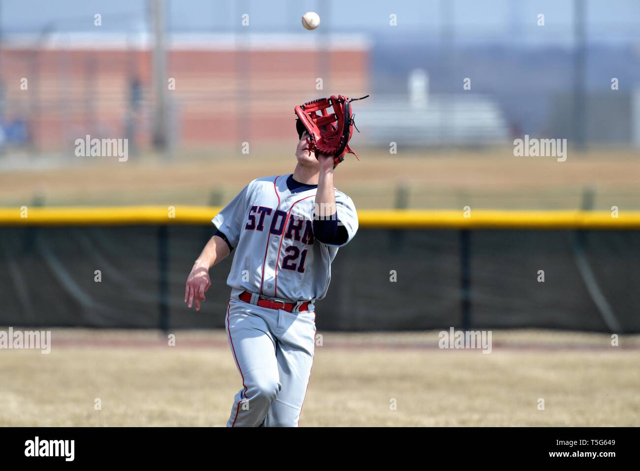 Right fielder hi-res stock photography and images - Alamy