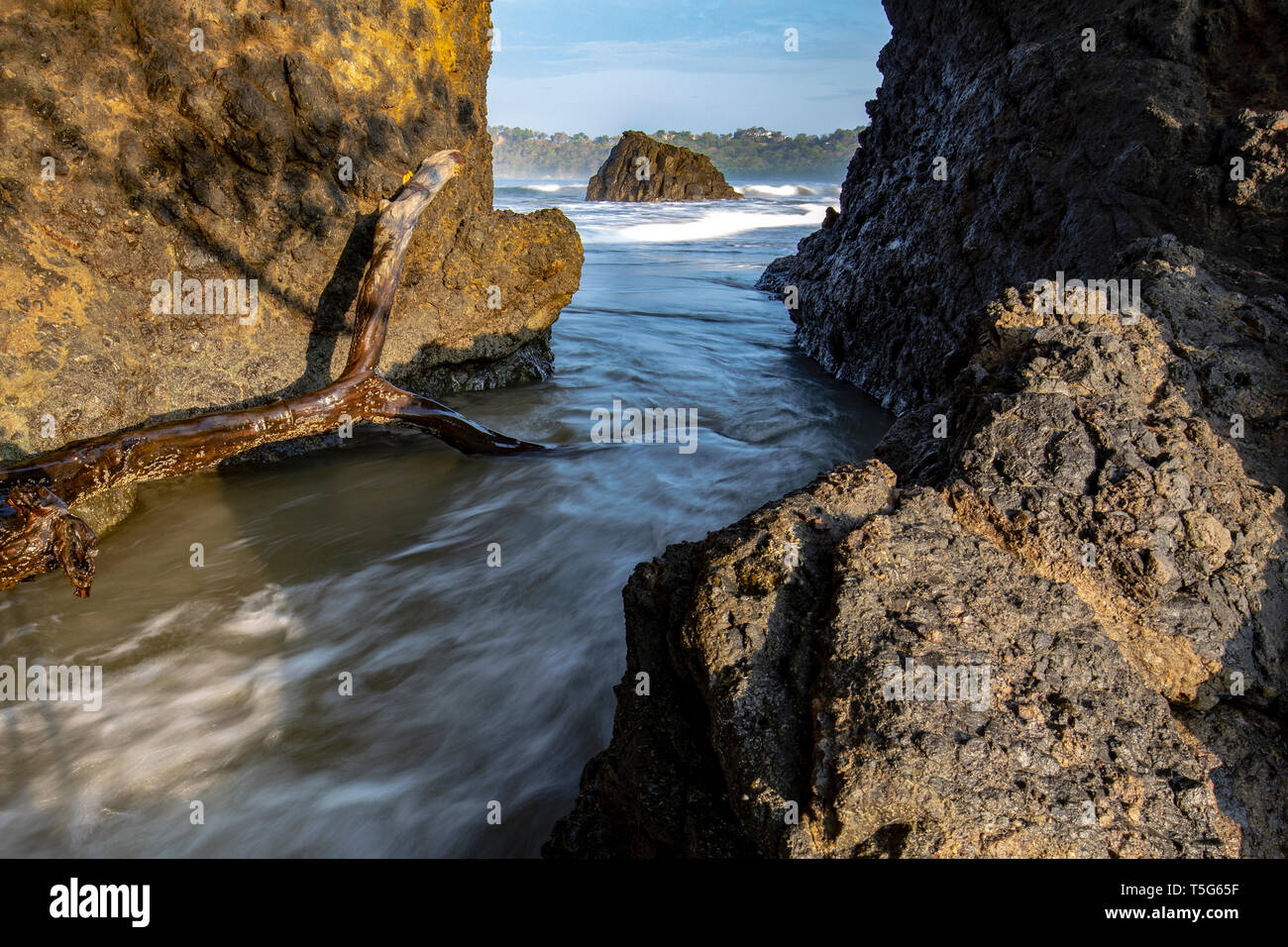 Rock formations on Espadilla Norte Beach, Manuel Antonio, Quepos, Costa ...