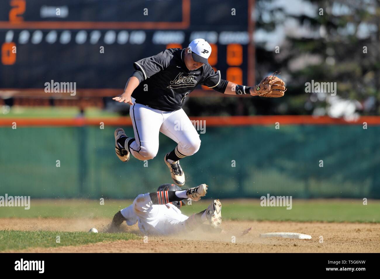Leaping second base hi-res stock photography and images - Alamy